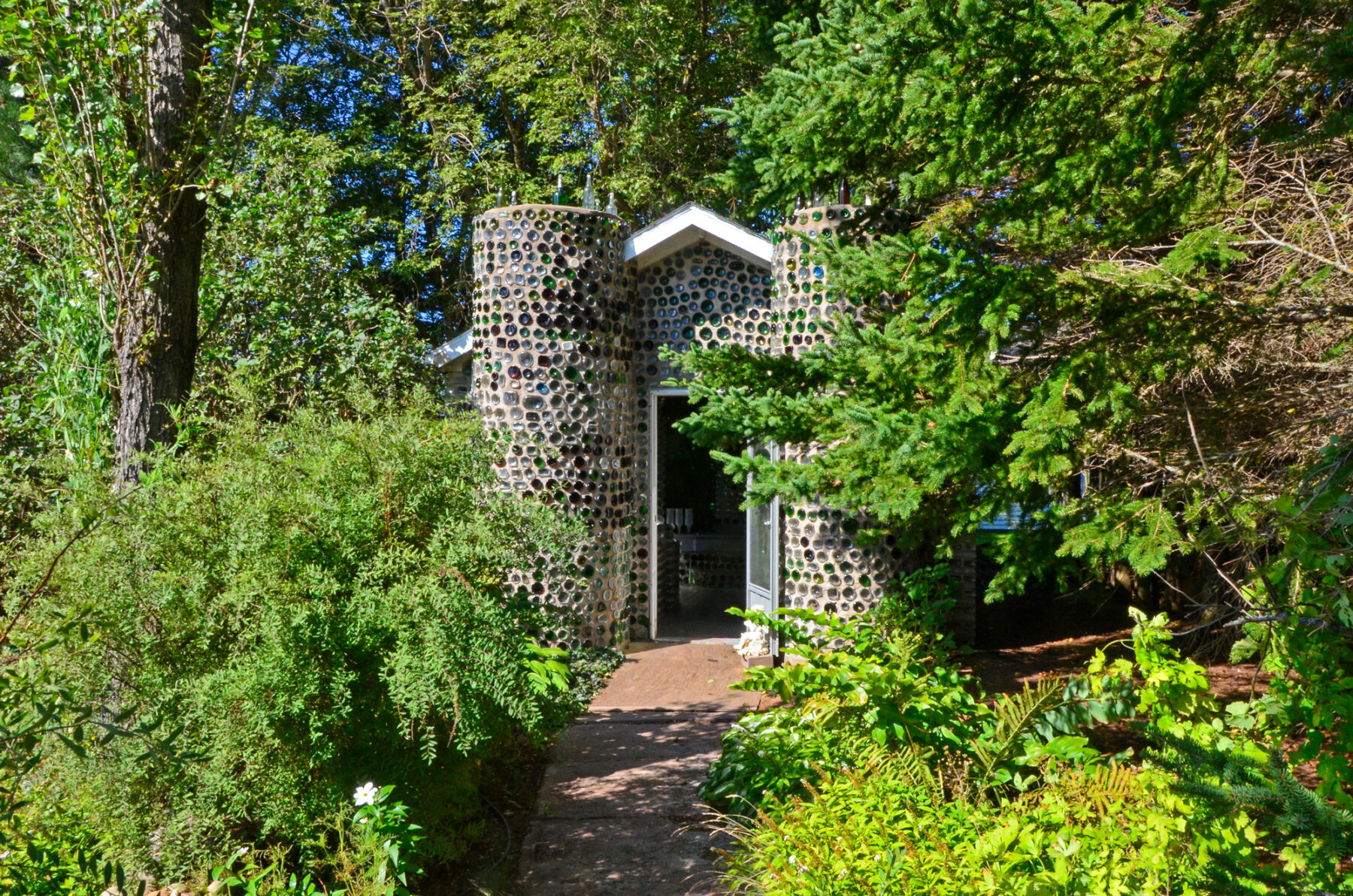 Bottle Houses of Prince Edward Island - jimstewart360.ca